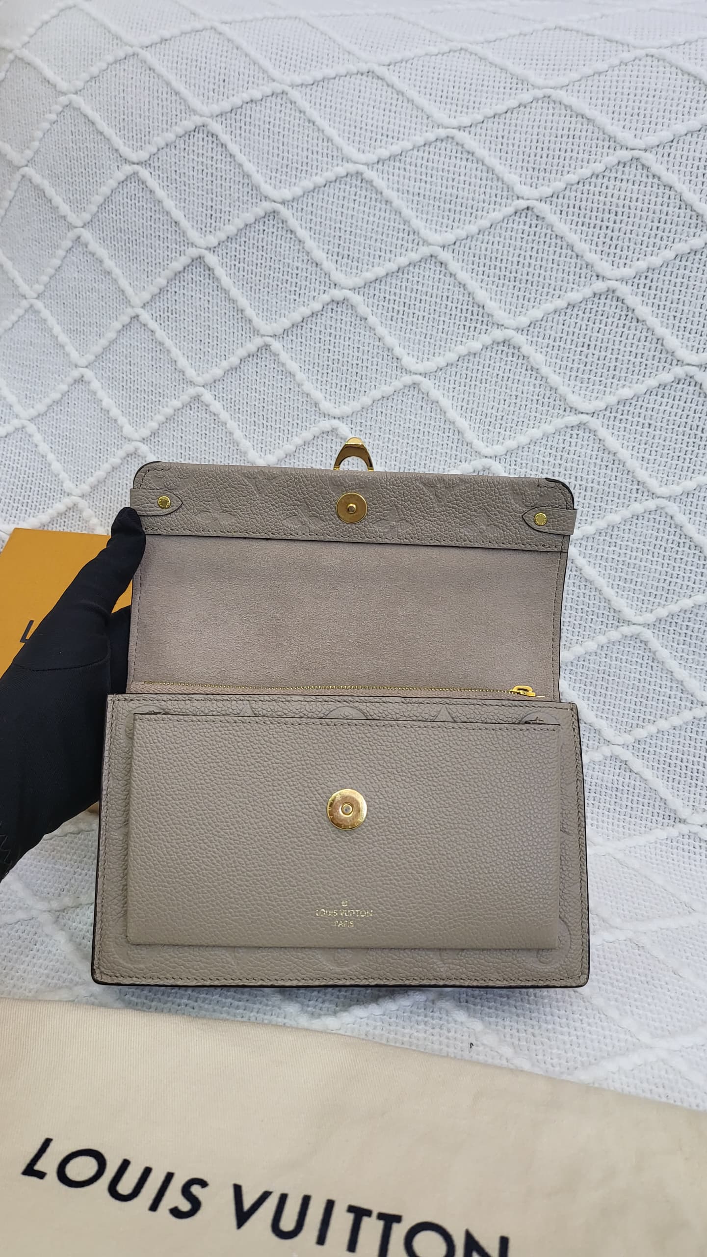 LOUIS VUITTON VAVIN CHAIN WALLET BEIGE – Luxy Authentic Empire