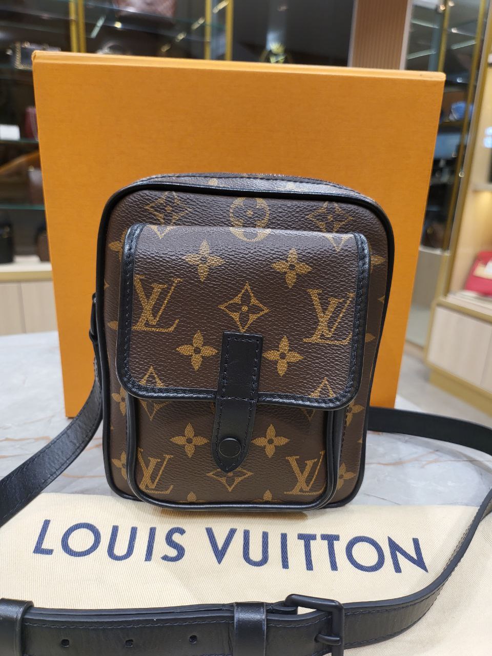 LOUIS VUITTON CHRISTOPHER WEARABLE WALLET RFID – Luxy Authentic Empire